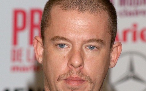 História de Alexander McQueen será adaptada para o cinema - GQ | Cultura