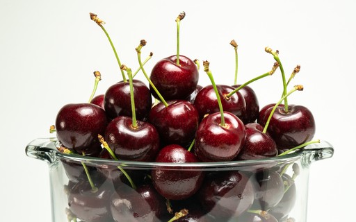 Temporada de cerejas: aprenda receitas doces e salgadas com a fruta ...