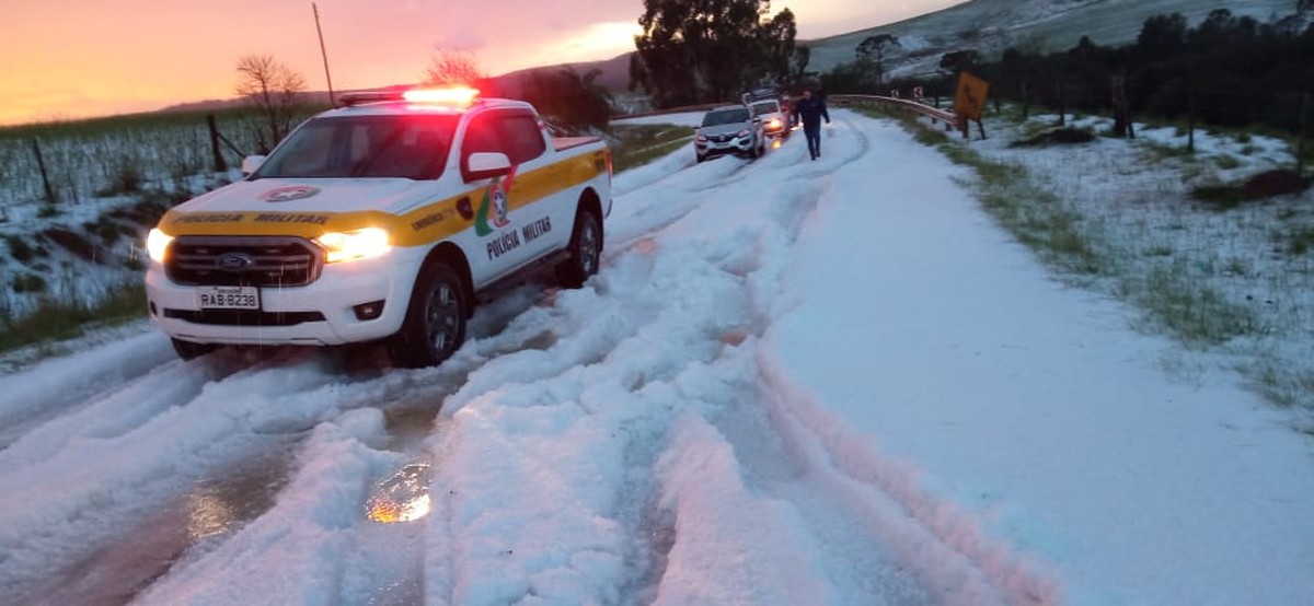 Granizo é registrado em SC pelo segundo dia consecutivo; FOTOS | Santa ...