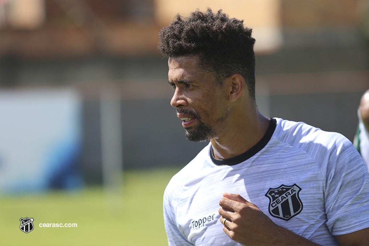 Naldo entra no radar do CSA, e dirigente resume: 