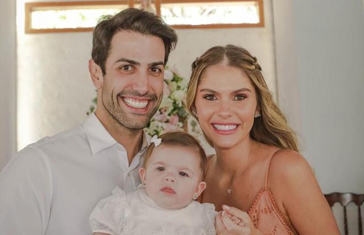 Bárbara Evans exibe registros do batizado da filha, Ayla | Celebridades ...