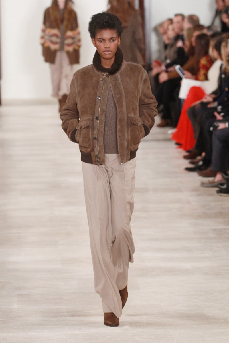 Ralph Lauren divide seu inverno entre roupas casuais e de festa ...