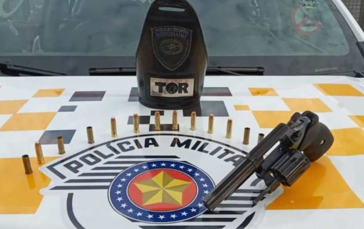 Homem é Preso Suspeito De Porte Ilegal De Arma Após Ser Flagrado Com