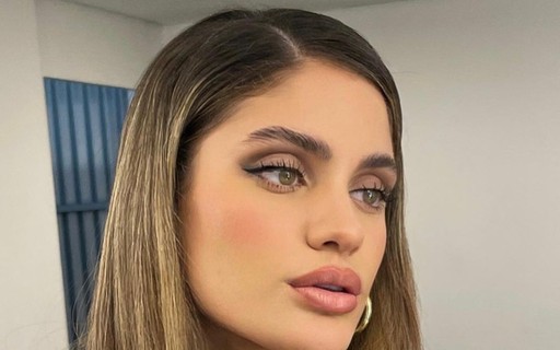 Laura Fernandez posa em cenário paradisíaco de Portugal - Vogue ...