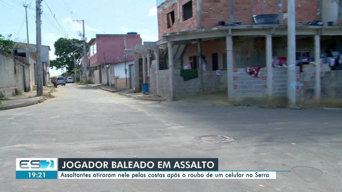 Adolescente jogador de futebol é baleado durante assalto na Serra, ES | Espírito Santo | G1