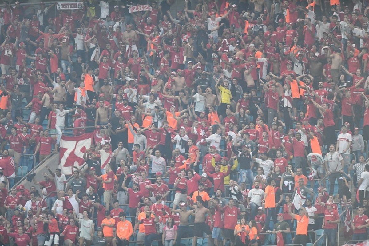 Torcida do Inter esgota ingressos para o Gre-Nal da Libertadores na ...