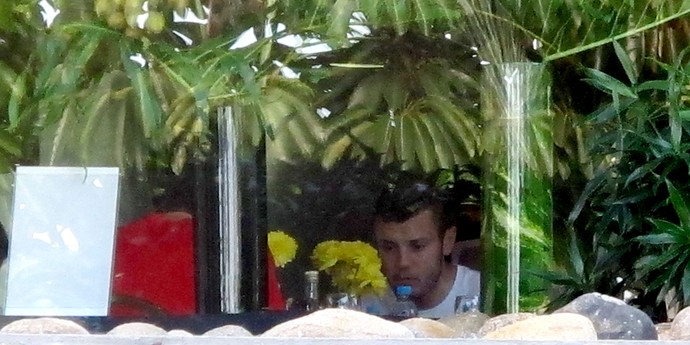 Ingleses preferem ficar reclusos em hotel e só acordam para o almoço ...