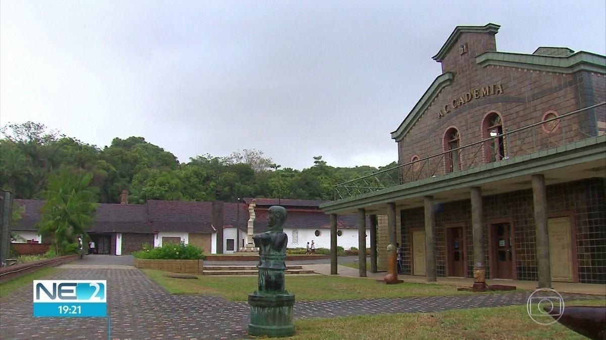 Exposição com 200 obras de Francisco Brennand comemora 50 anos da ...