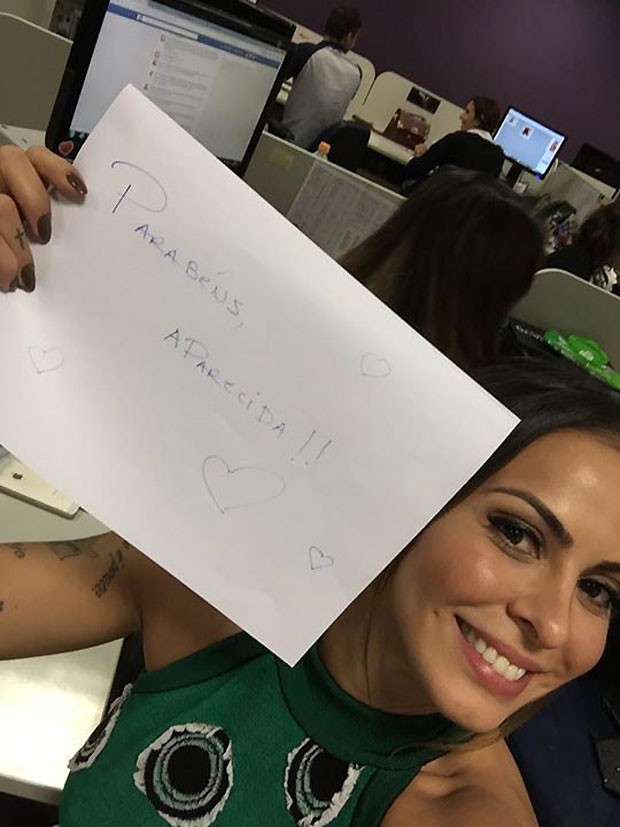 Alinne Rosa se prepara para turnê nos EUA: “Meu primeiro show de ...