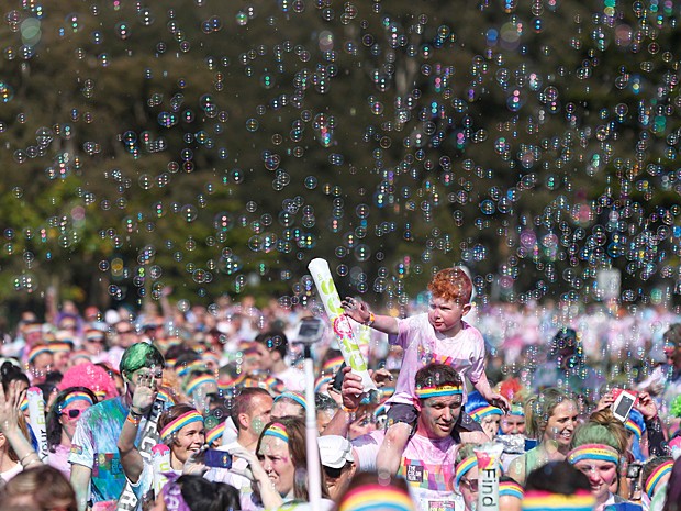 G1 - 'The Color Run' reúne milhares de pessoas na Austrália - notícias ...