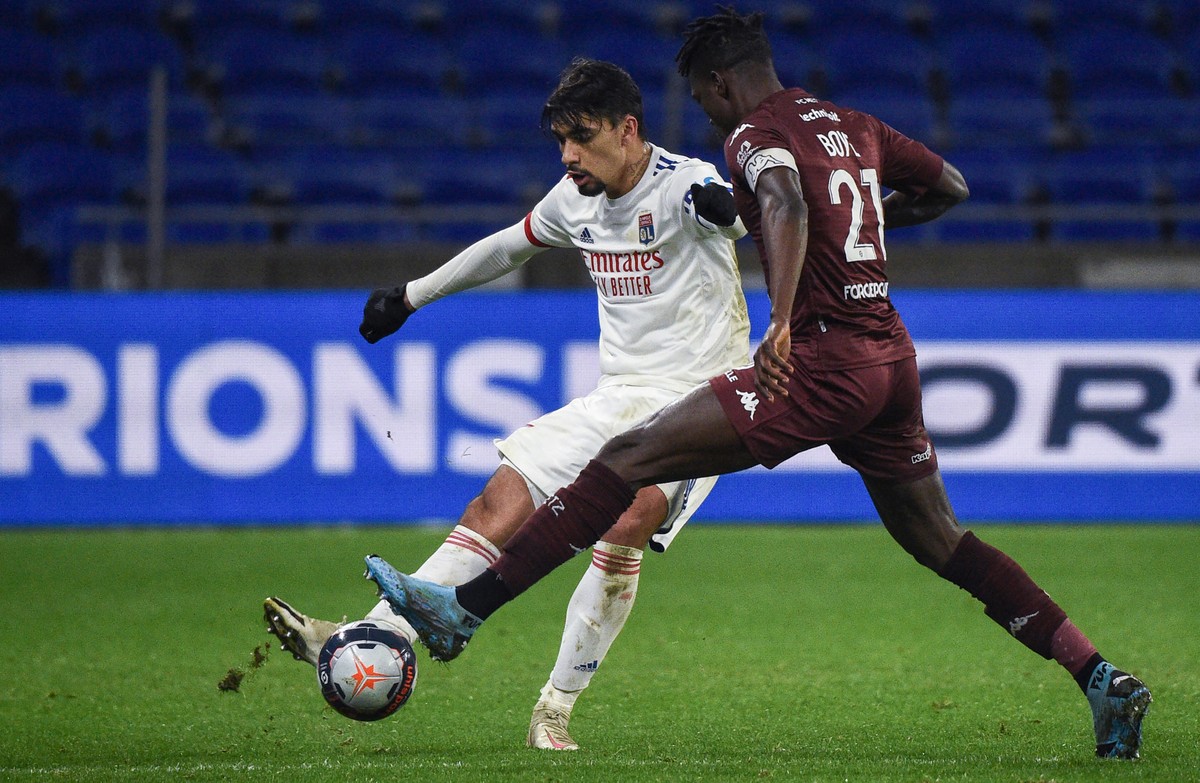 Lyon é derrotado em casa pelo Metz e perde a liderança do Francês ...