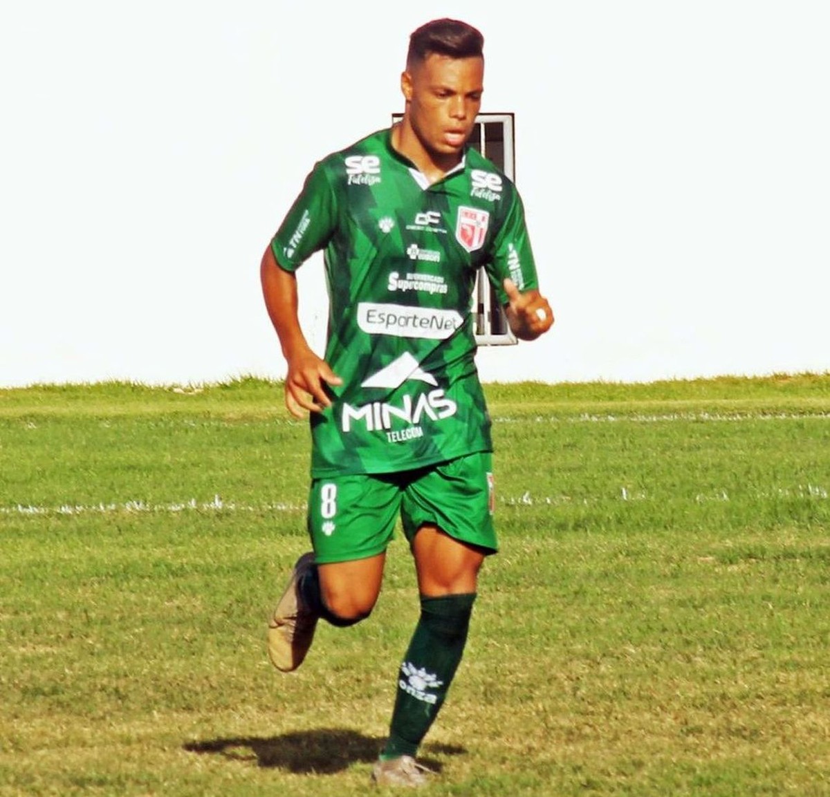 Elivelton festeja gol e agradece Betinho por chance como titular ...
