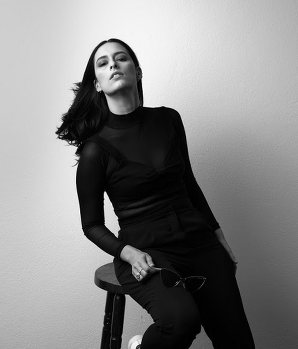 Festival no Teatro AM tem shows de Anne Jezini, Victor Xamã e Natália ...
