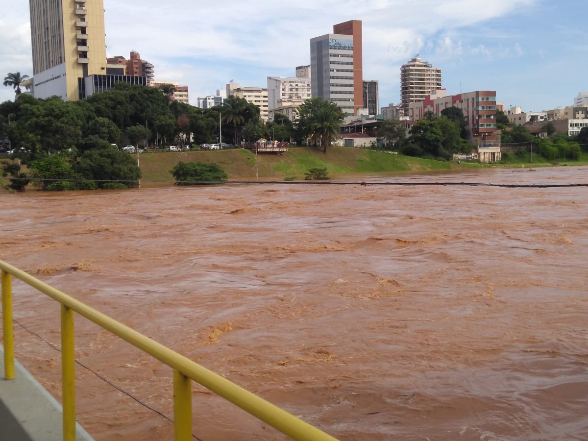 Nível do Rio Doce volta a subir em Governador Valadares nesta terça ...