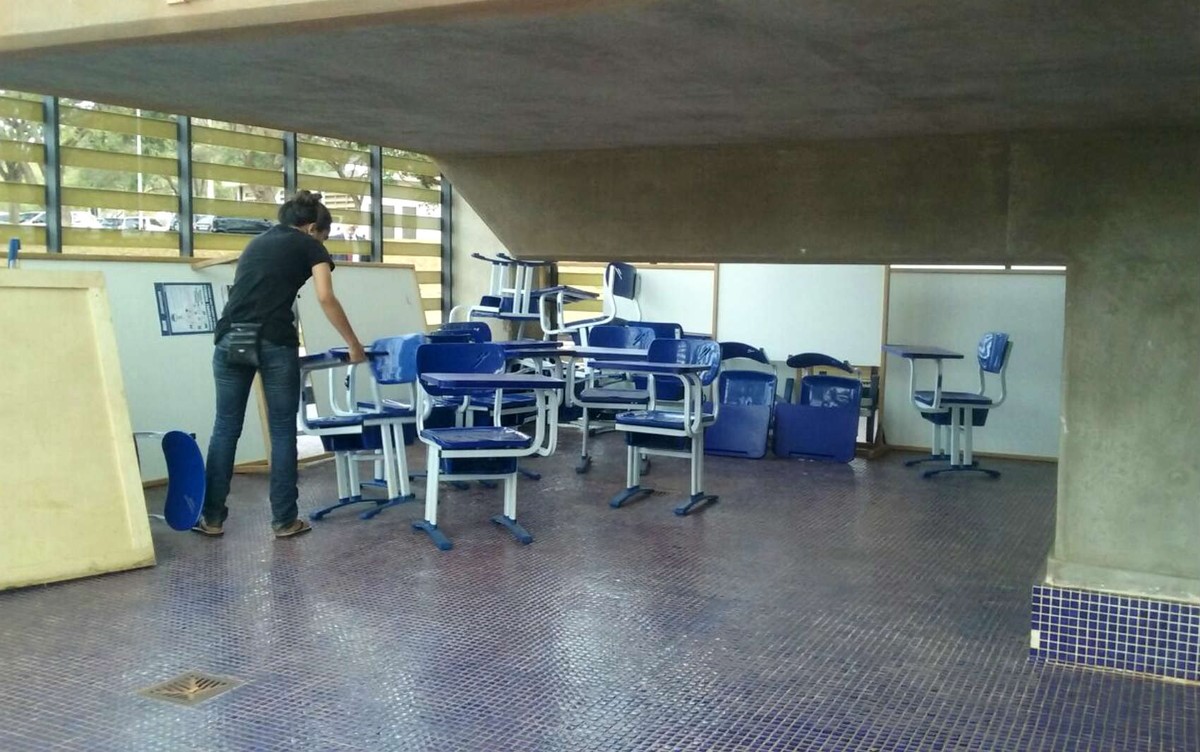 Alunos da UnB desocupam bloco, e aulas serão retomadas nesta terça ...