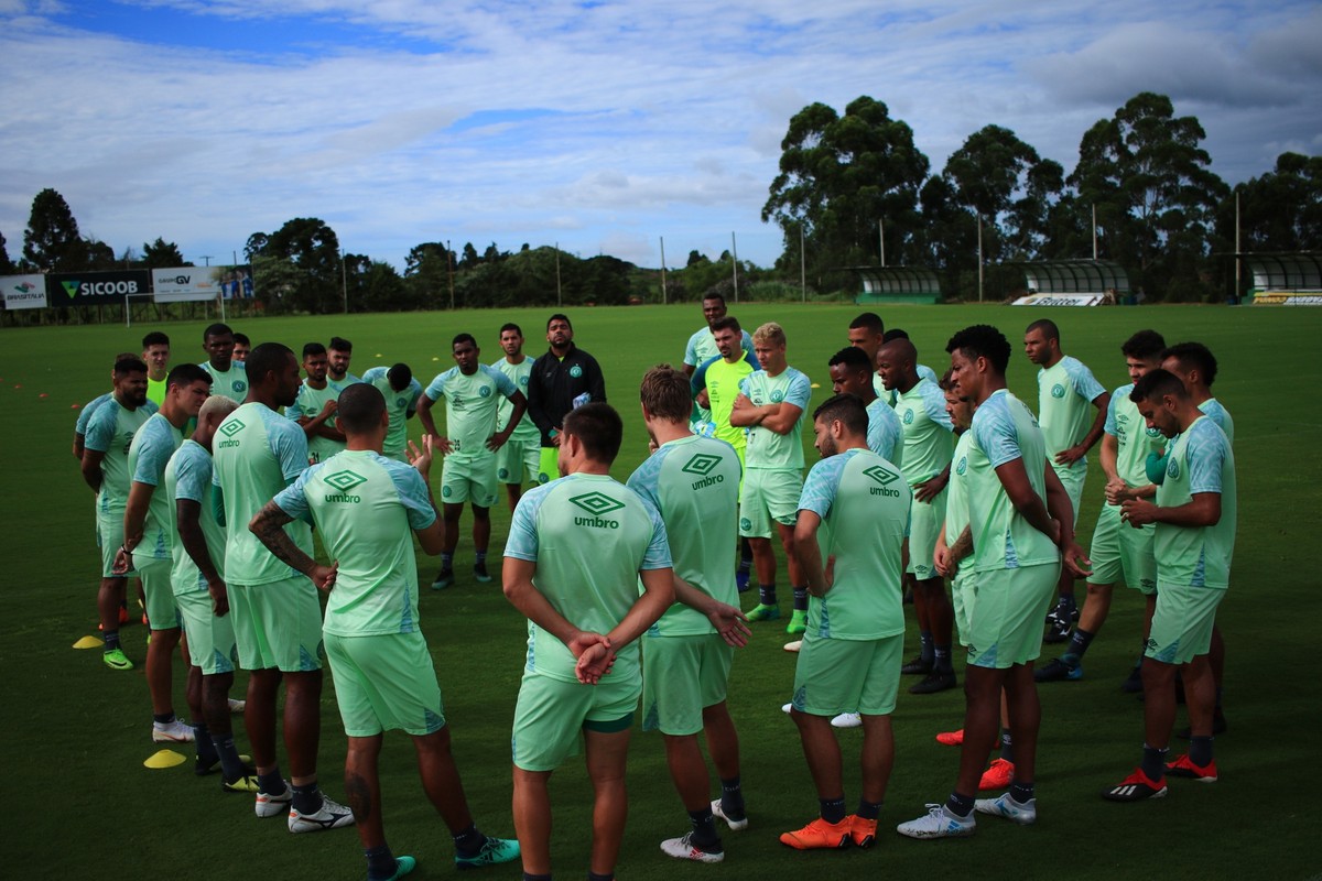 Claudinei define Chape com três titulares e dá chance para jovem da ...