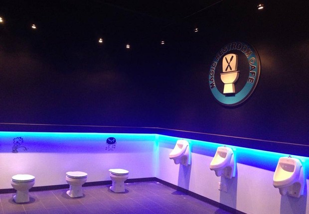 Restaurante de Los Angeles usa privadas como cadeiras e tem menu ...