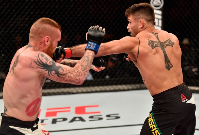 Pacotão UFC: Conor "homenageado", unha grande e "vai morrer" para árbitro