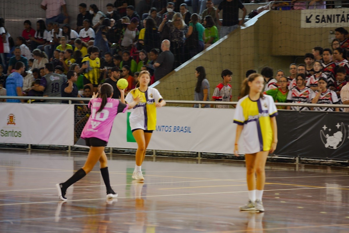 Maior parte dos campeões começa bem a 16ª Copa TV Tribuna de Handebol ...
