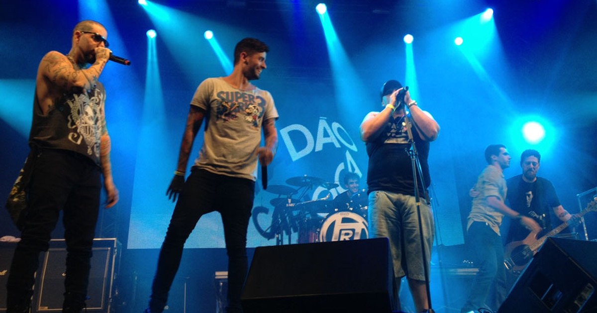 G1 - Bandas de rock homenageiam Chorão no Viradão Carioca - notícias em ...