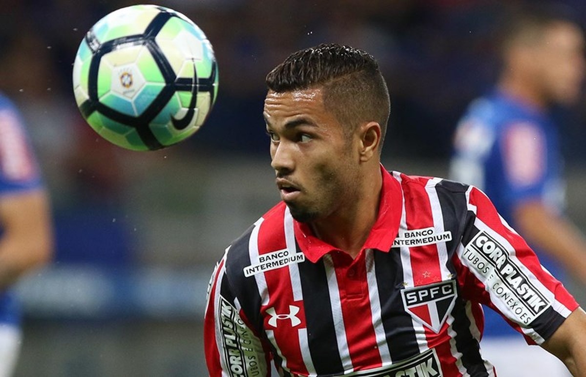 Morato, do São Paulo, fará cirurgia na quinta-feira e pode parar por ...