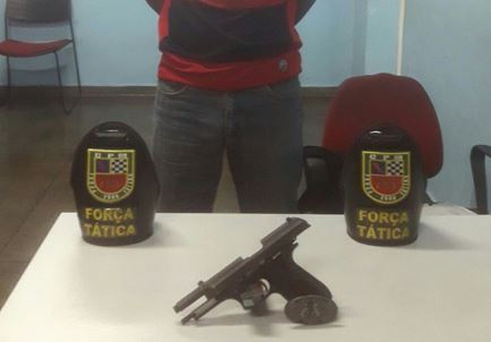 Homem é Preso Por Porte Ilegal De Arma De Fogo Na Zona Sul De Manaus