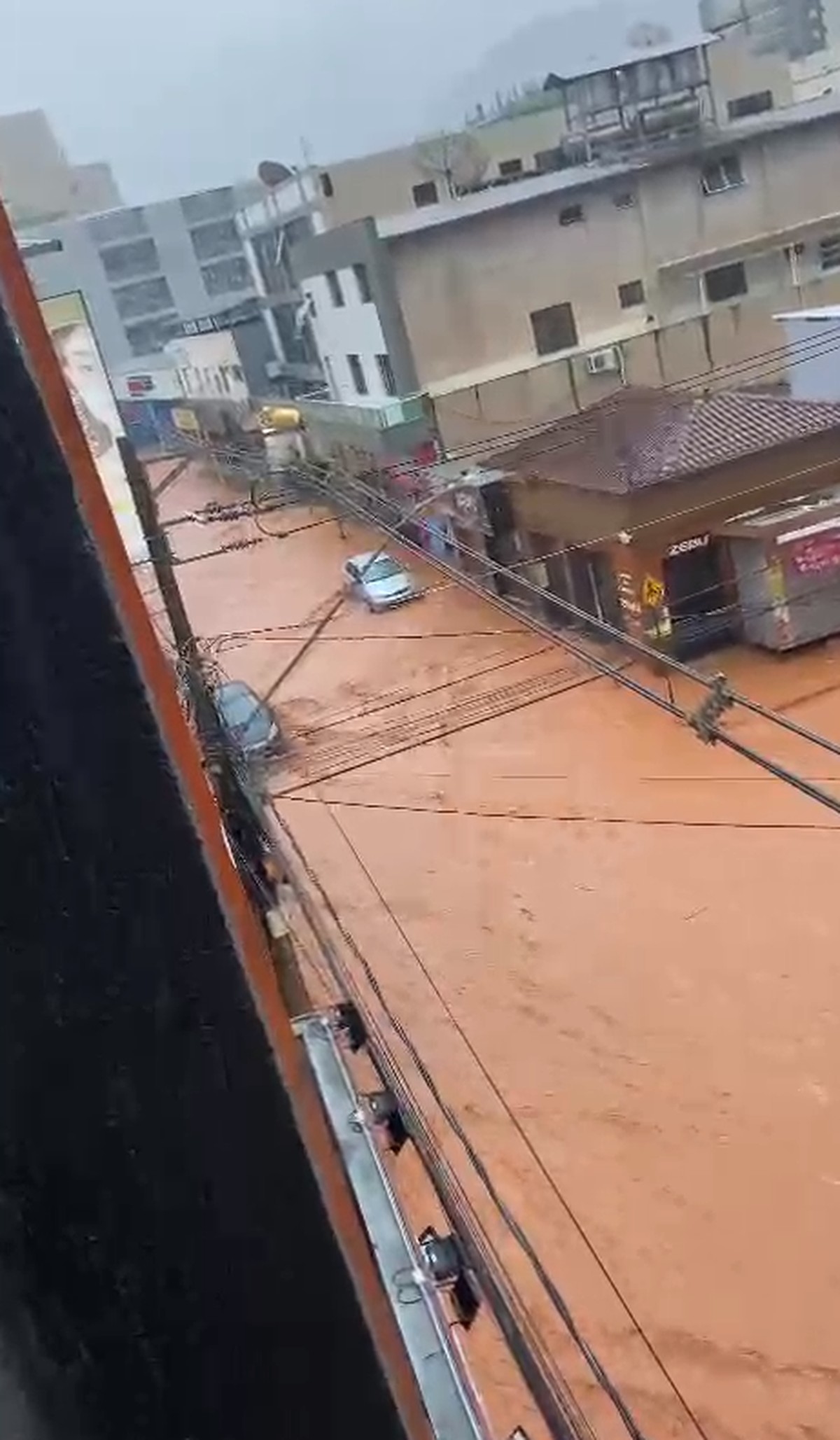 Chuva causa alagamentos em João Monlevade, Região Central de MG | Minas ...