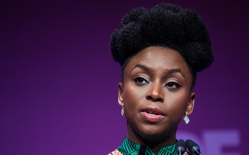 Sara Antunes lembra criação libertária que ganhou dos pais, ex-padre e ...