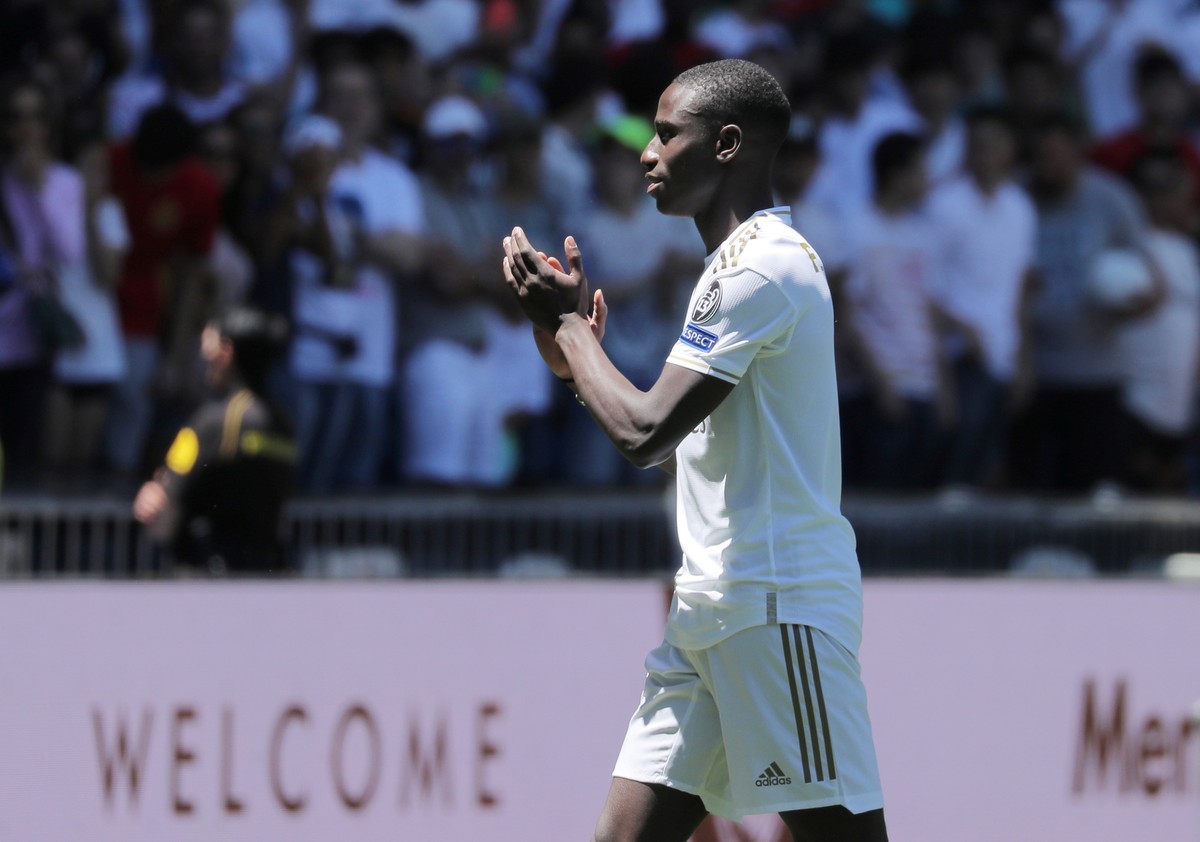 Reforço para lateral esquerda do Real, Mendy diz que vai “aprender” com ...