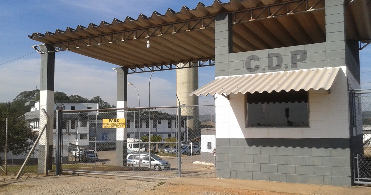 G1 - Jovem é presa após ser flagrada ao tentar entrar com drogas no CDP ...