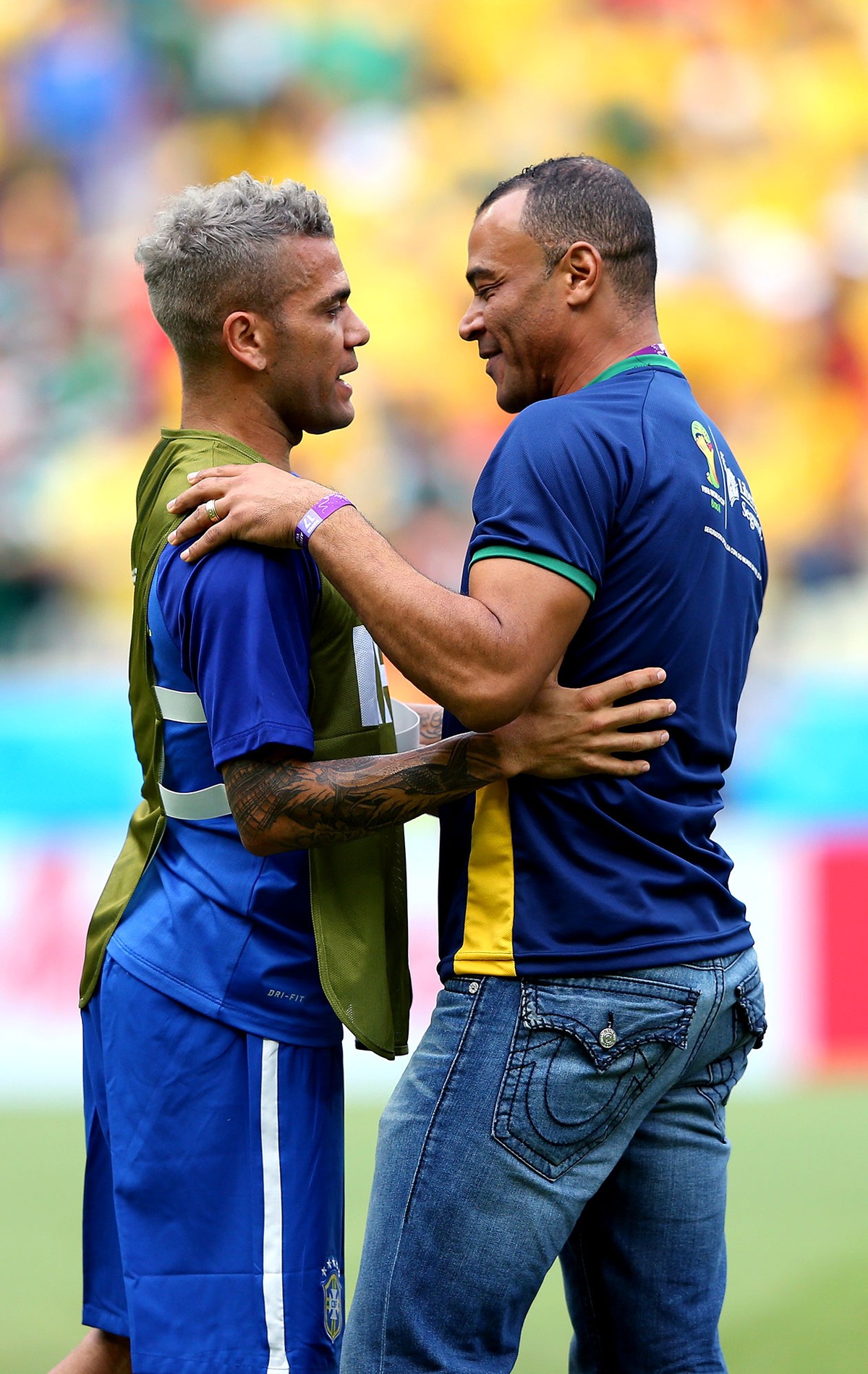 Daniel Alves faz homenagem a Cafu: "Obrigado por inspirar toda uma ...