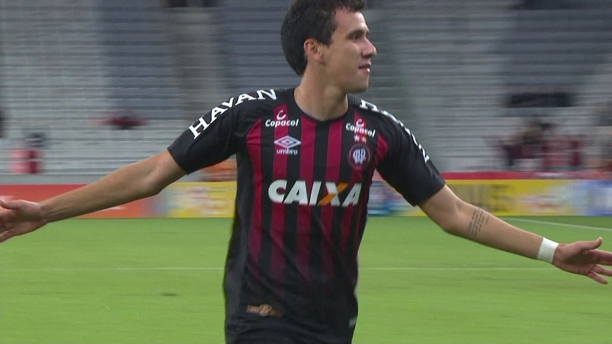 Em fase "iluminada", Pablo faz terceiro gol seguido como titular no ...