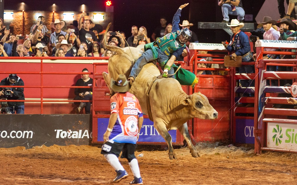Barretos 2019: segunda noite de montaria do Rodeio Internacional ...