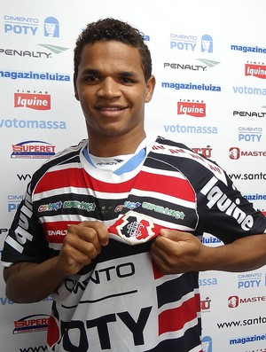 Jonathan fica surpreso com convite para defender o Santa Cruz este ano ...