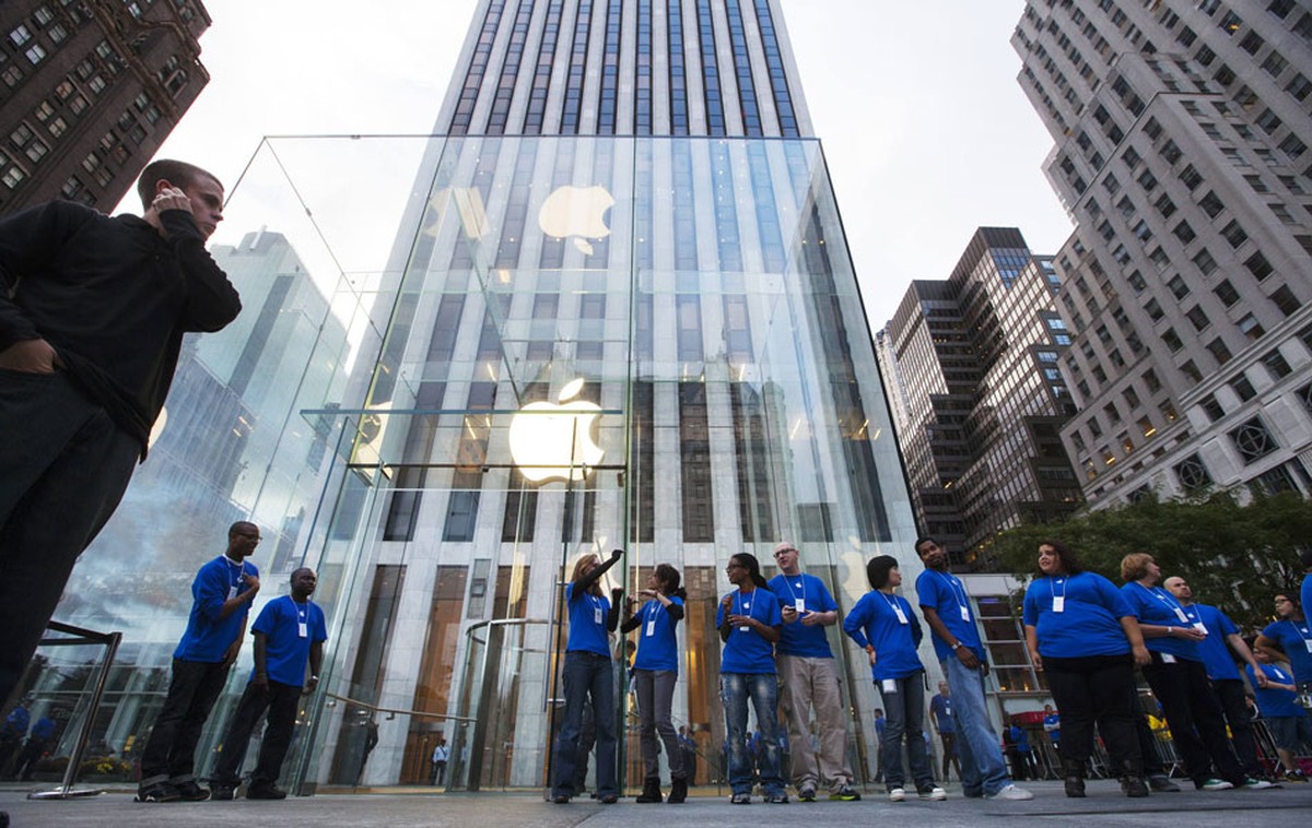 Bolsa de Nova York supera 22 mil pontos pela 1ª vez, com recorde de ...