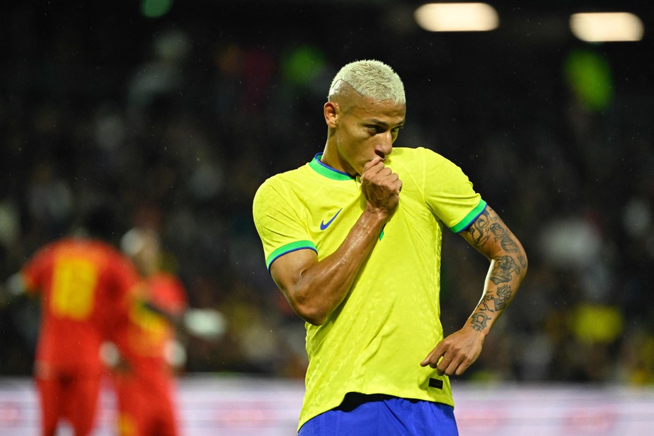 Lesão de Richarlison não é grave, e Tite já sabe que atacante estará na ...