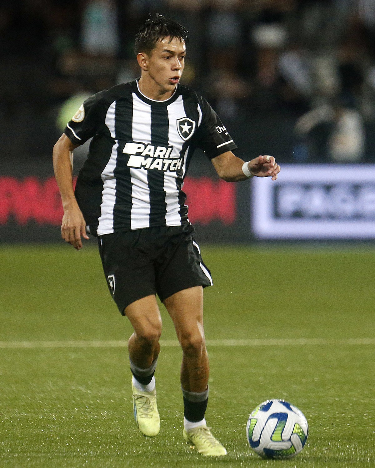 Matías Segovia joga poucos minutos na estreia, mas dá esperanças ao ...