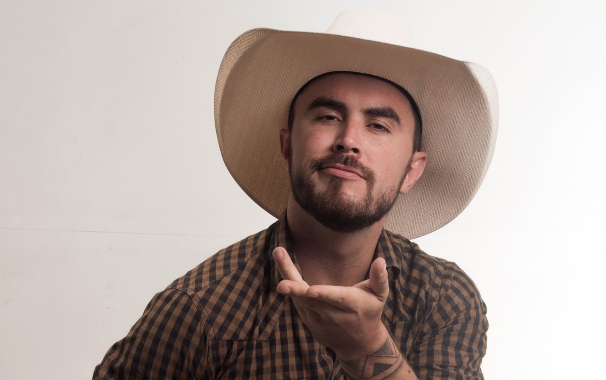 Humorista Marcus Cirillo se apresenta com stand-up 'Caba Não, Mundão ...