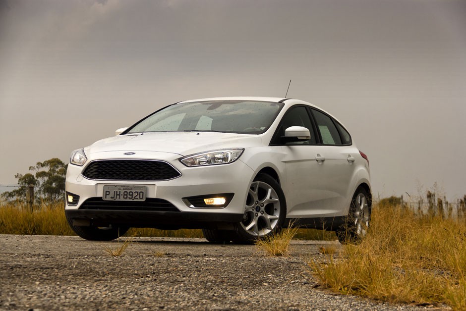 Comparativo: Volkswagen Golf 1.6 Comfortline X Ford Focus 1.6 SE Plus ...