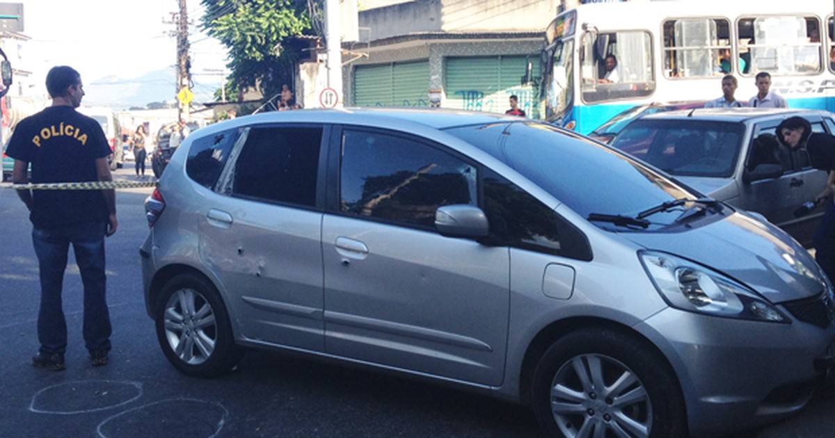 G1 - Morre pedestre baleado em tiroteio após assalto na Barra da Tijuca, Rio - notícias em Rio ...