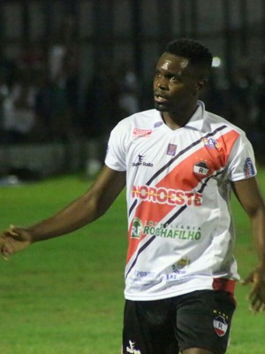 Negueba cita virada na Champions e crê em vaga na semi: "Vimos o Barça"