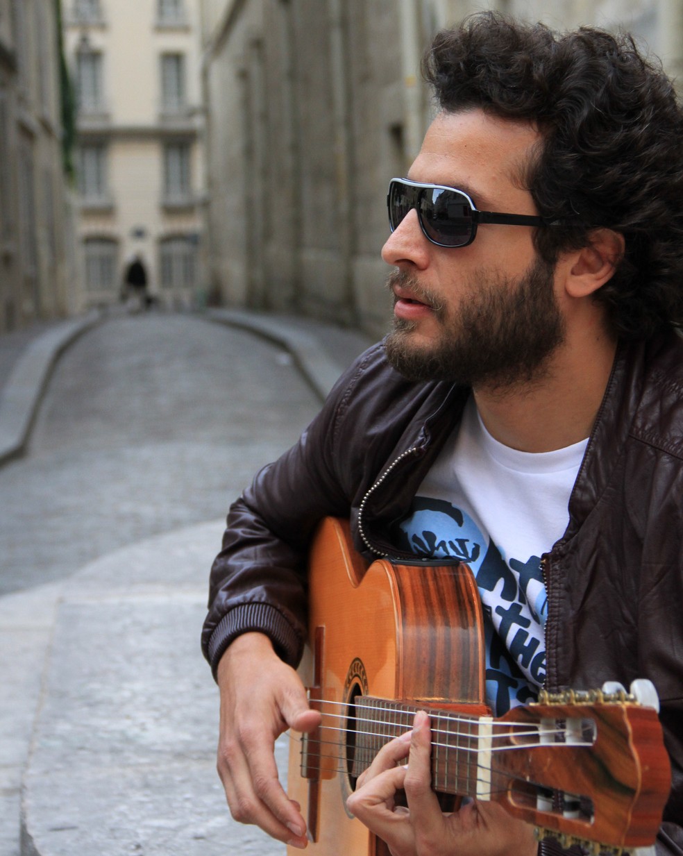 Versátil, cantor João Sabiá leva o sambalanço para dentro e fora do ...