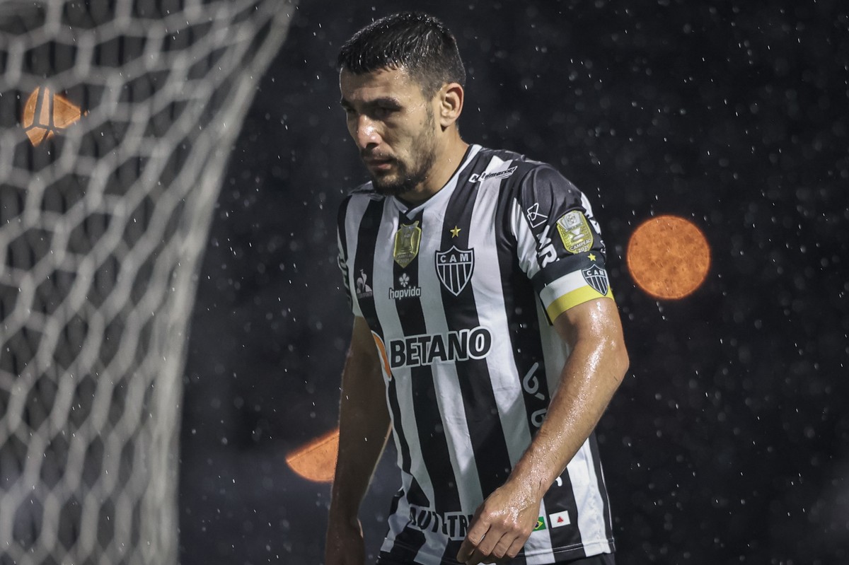 Em retorno improvável, Junior Alonso completa 100 jogos com a camisa do ...