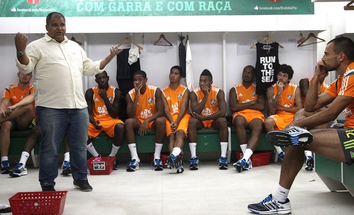 Conca no passado: Fernando Simone faz planos para joias e enaltece Fred