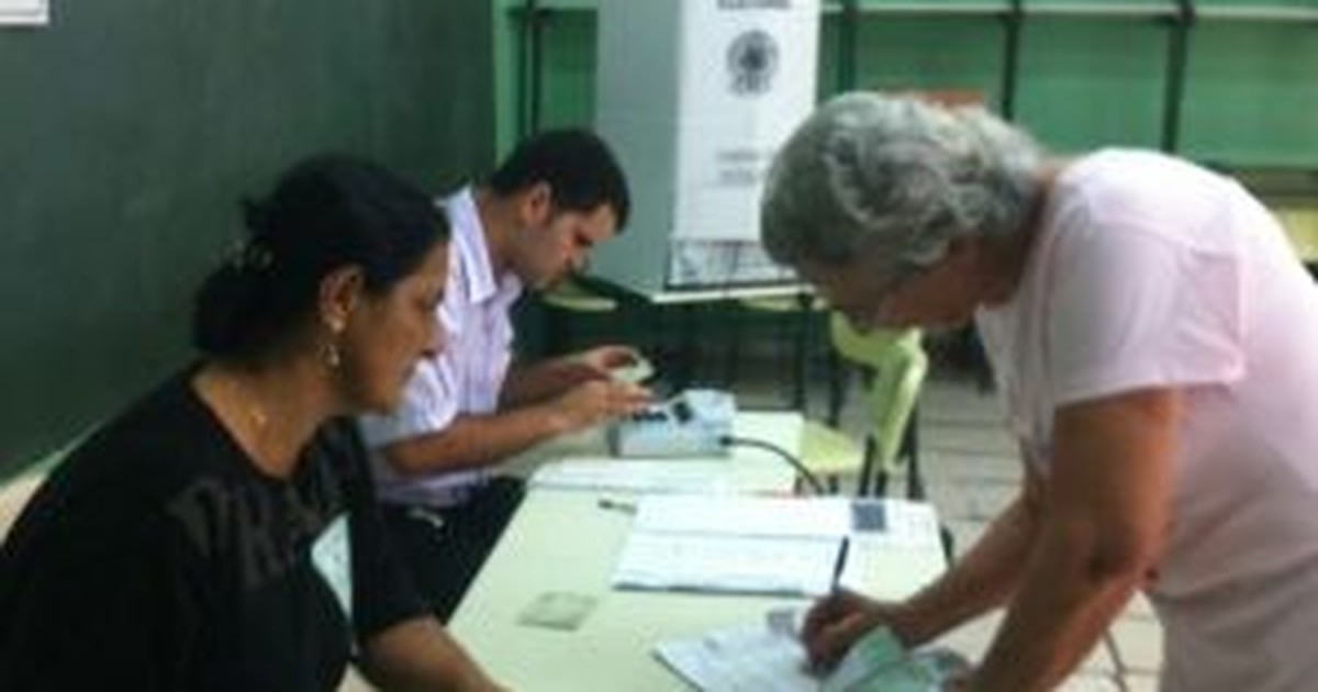 G1 - Eleições para prefeito seguem tranquilas em Fernão, SP - notícias ...