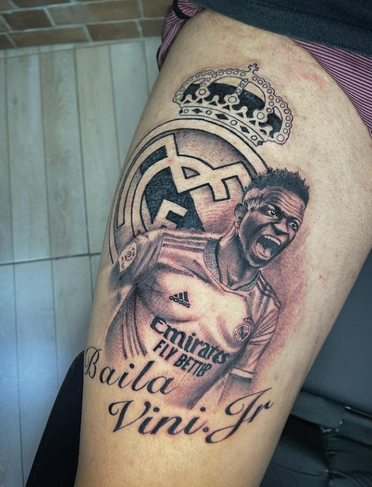 Fã faz tatuagem para apoiar Vinicius Junior após caso de racismo ...
