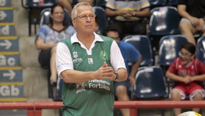 Bial comemora 3ª vitória seguida no NBB: "Momento de alegria"