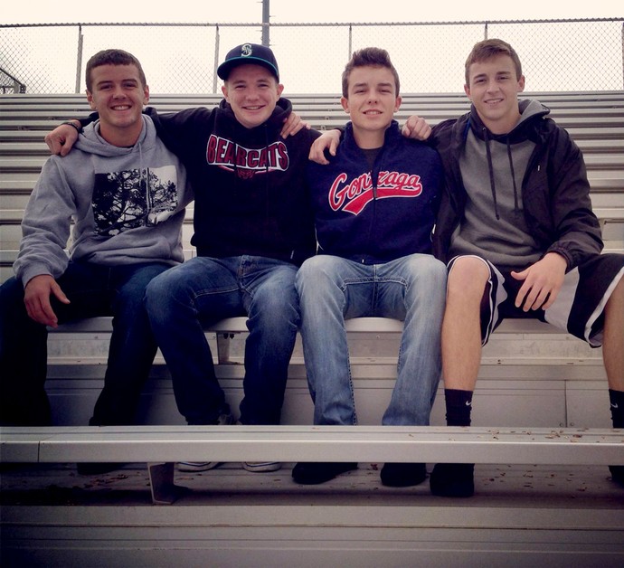 Jogador universitário de futebol americano revela ser bissexual ...