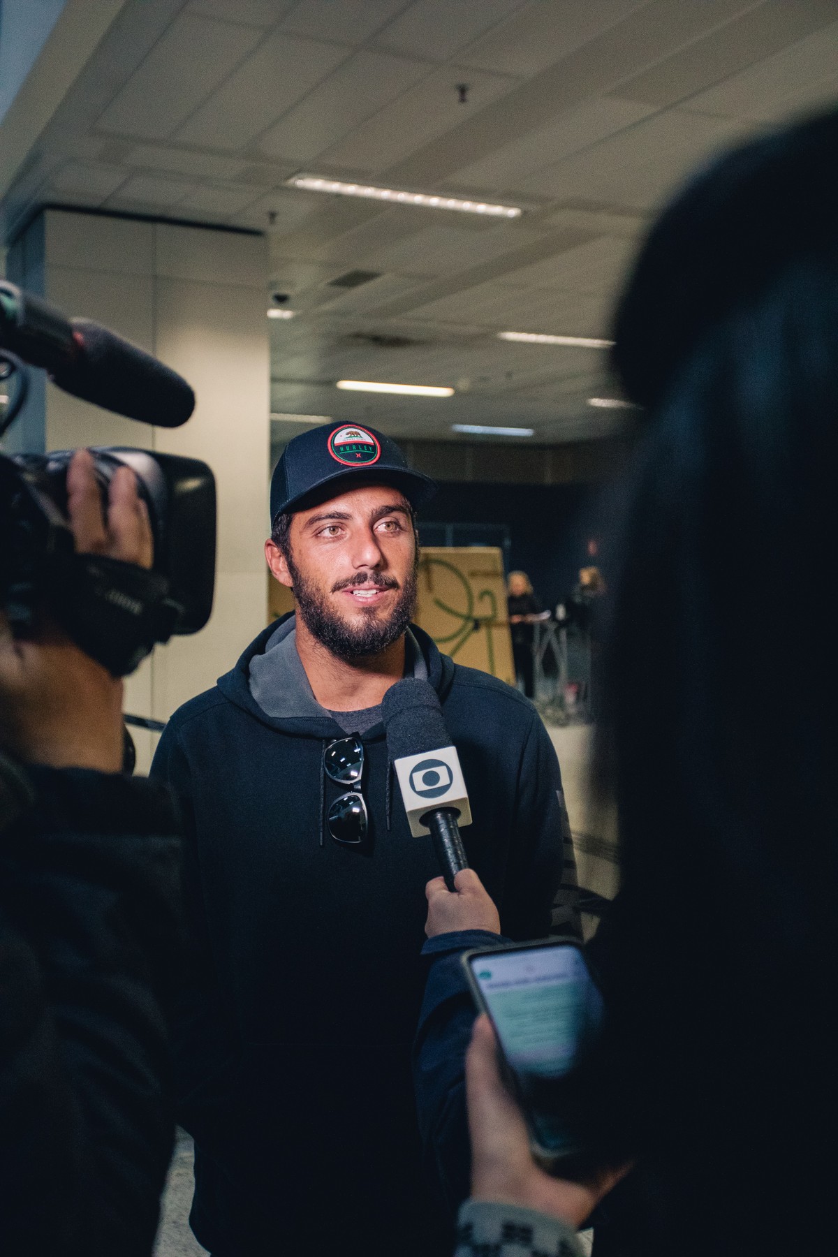 Filipe Toledo volta ao Brasil após título: "Amadureci muito" | surfe | ge