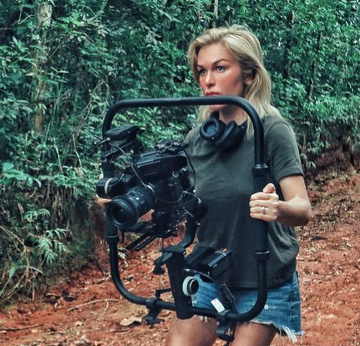 Ludmila Dayer: 'Vivi um inferno', conta atriz, que tem o vírus Epstein-Barr e esclerose múltipla